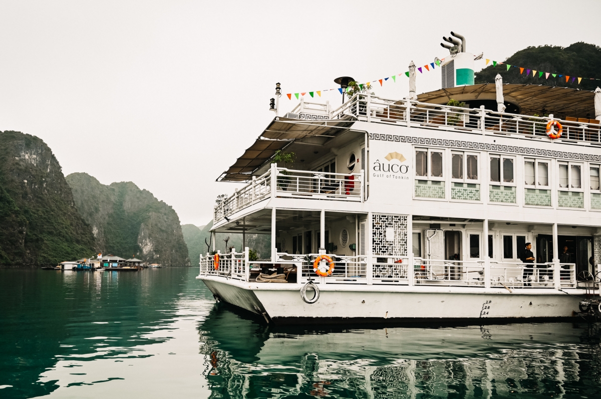 Bhaya Cruises, Halong Bay, Vietnam - The Worldwide Webers